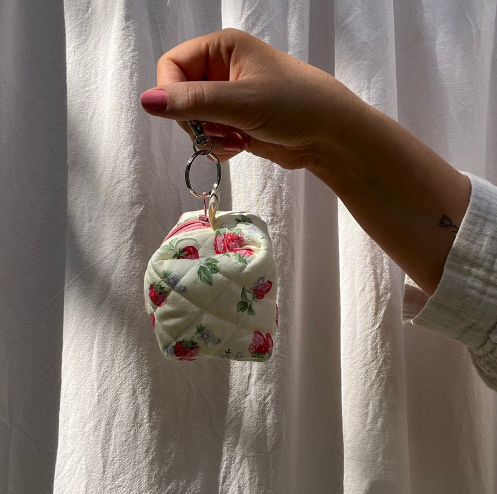 Strawberry Dream Micro Keychain – valiroma